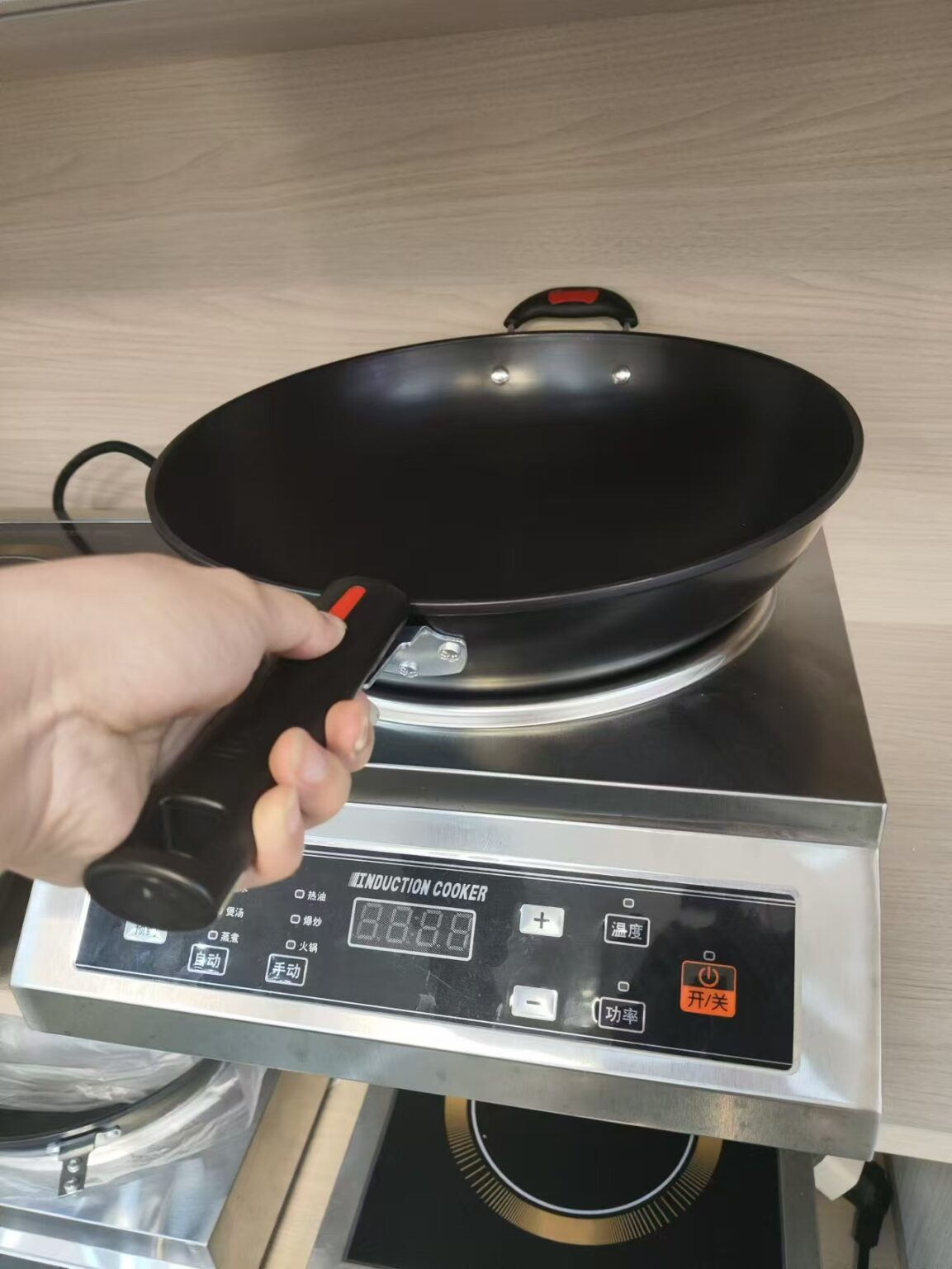 Commercial Use 6000W Induction Cooker IH Heating Technology
